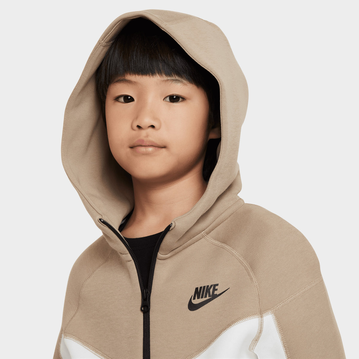 Nike Sportswear Junior Boys Tech Fleece Full Zip Hoodie Summit White Nike Sportswear Junior Boys Tech Fleece Full Zip Hoodie Summit White