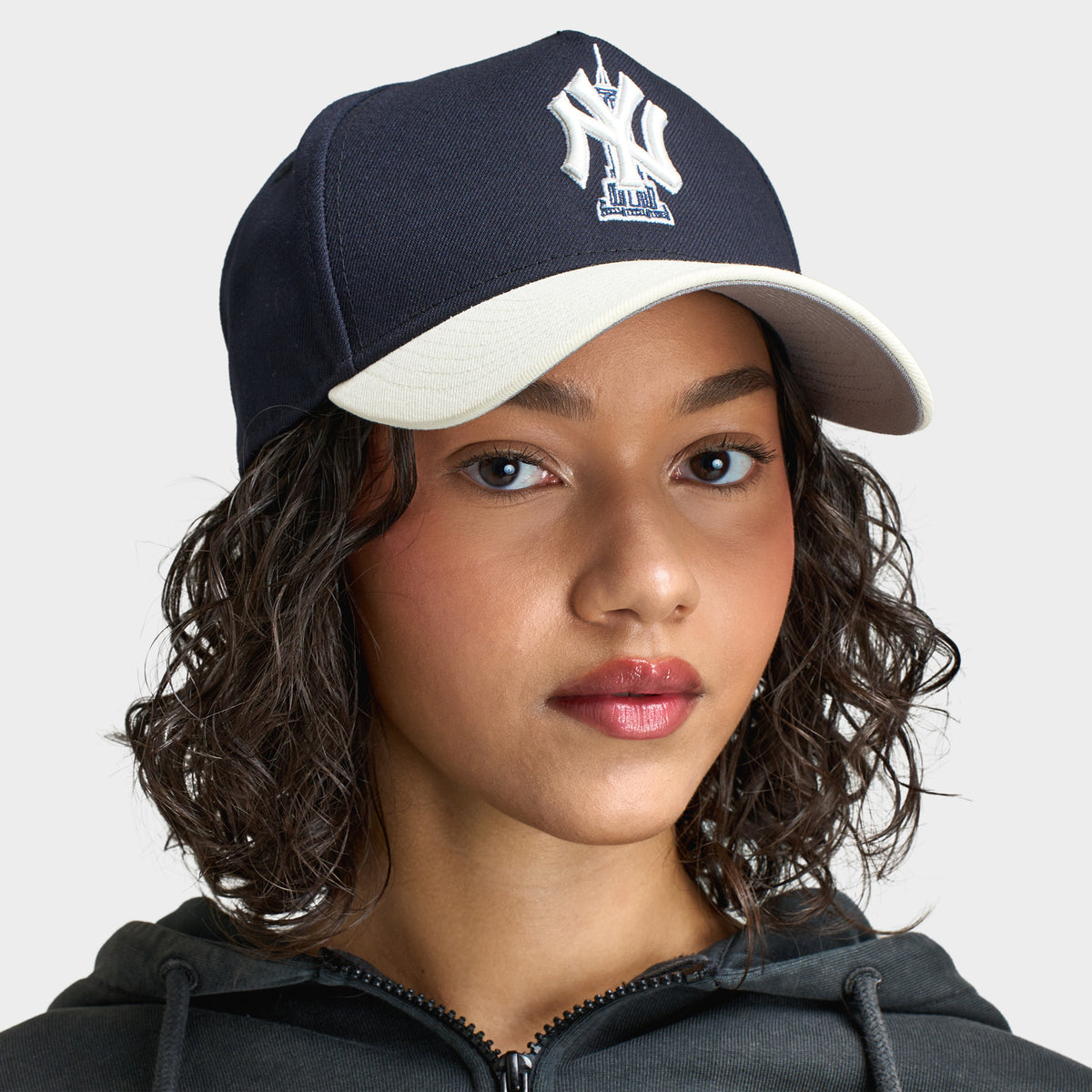 New Era New York Yankees 9FORTY A-Frame Bleu / Chrome | JD Sports