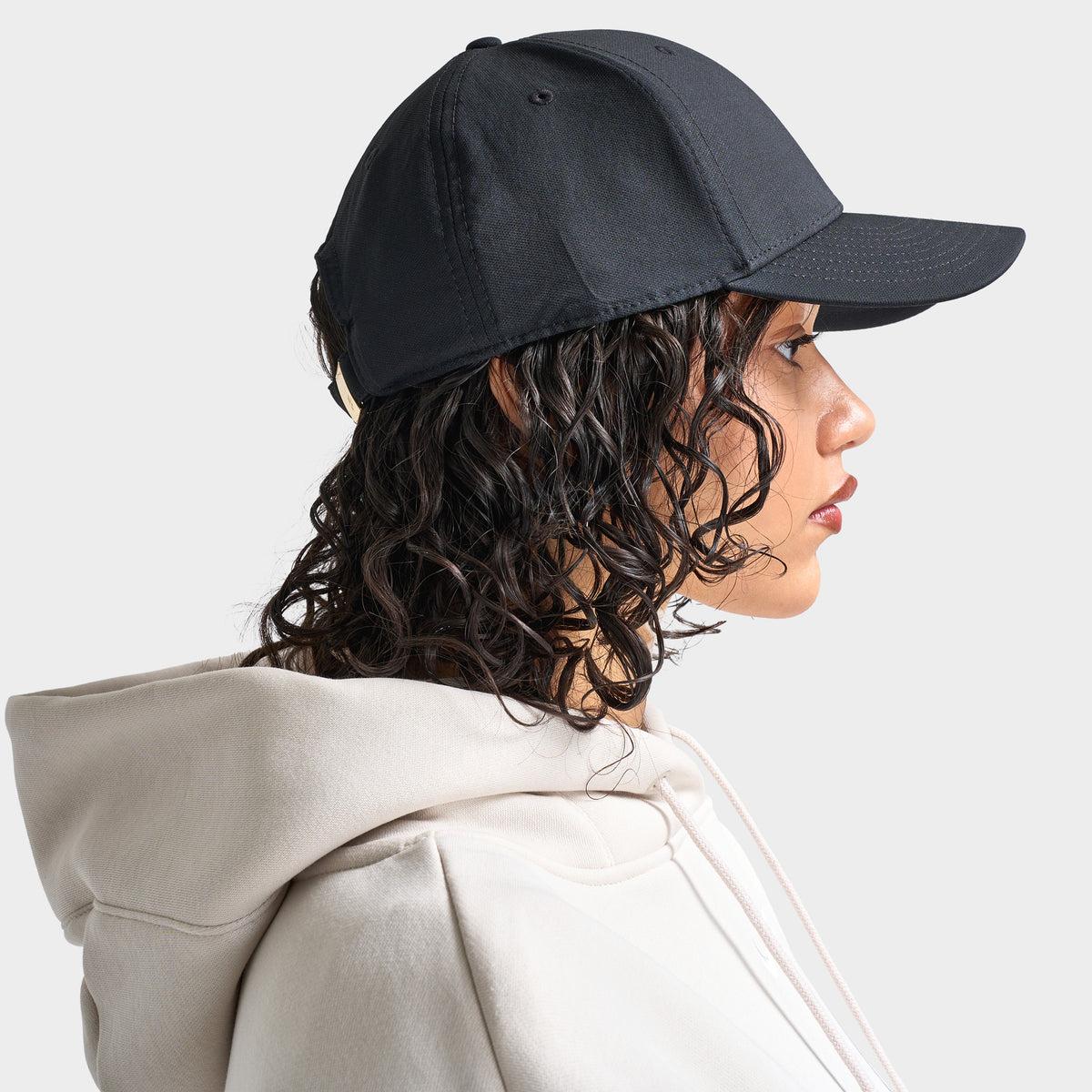 Nike Structured Metal Logo Cap Black / Metallic Gold – JD Sports