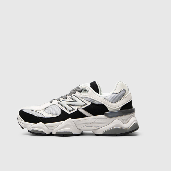 New Balance Juniors' 9060 Black / Reflection – JD Sports