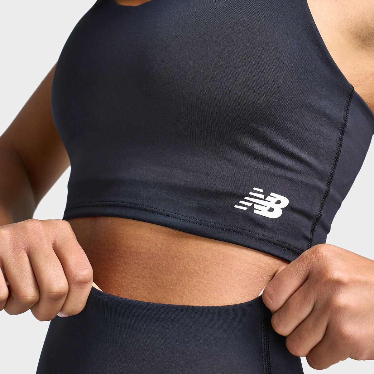 New Balance Femmes Brassière à Logo Dock / Noir – JD Sports